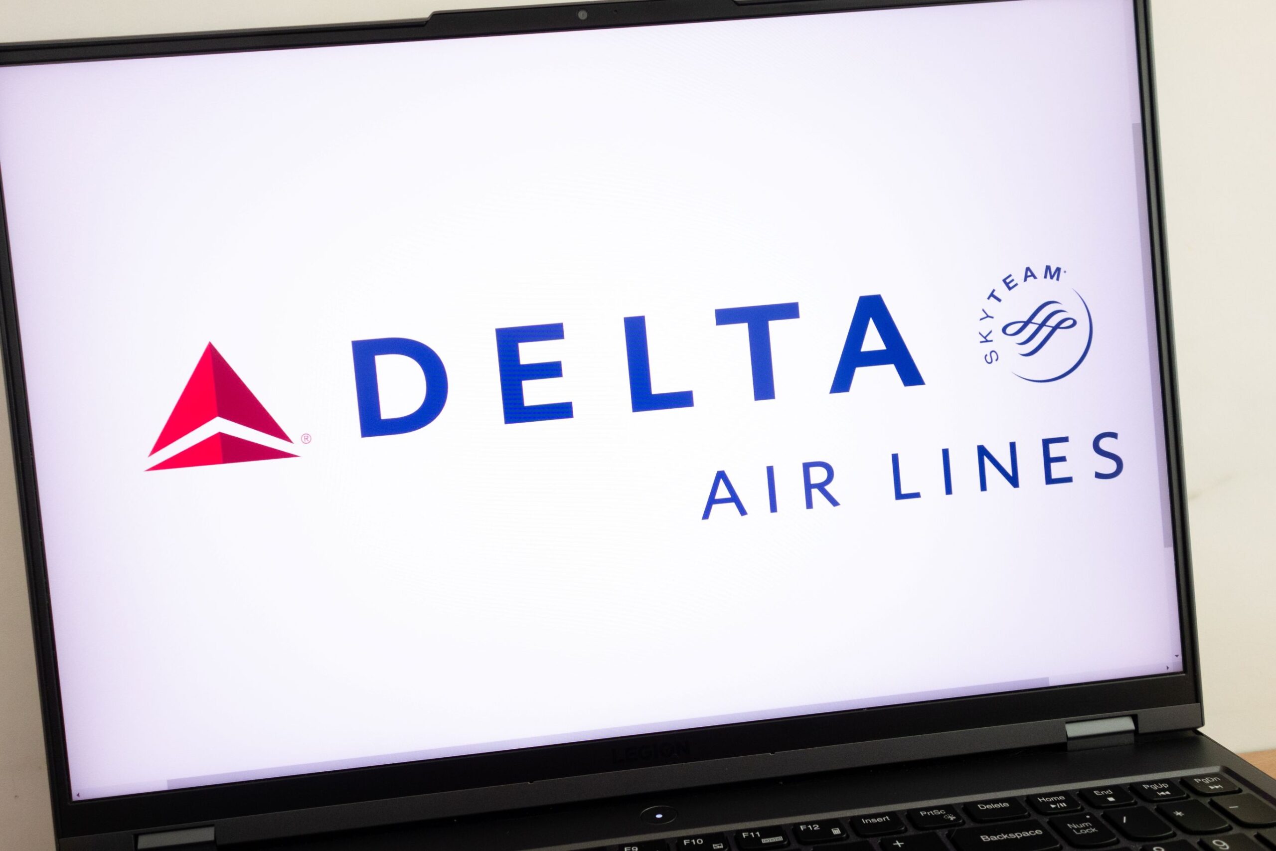 Delta Air Lines (DAL) Stock: Surges on Earnings Beat and Premium ...