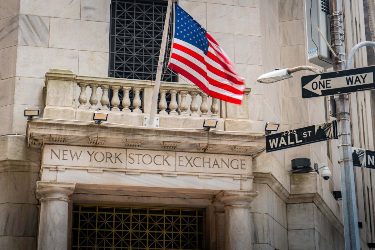 Bernstein Analyst Picks Amazon and Meta as Top 2026 Tech Stocks - Here ...