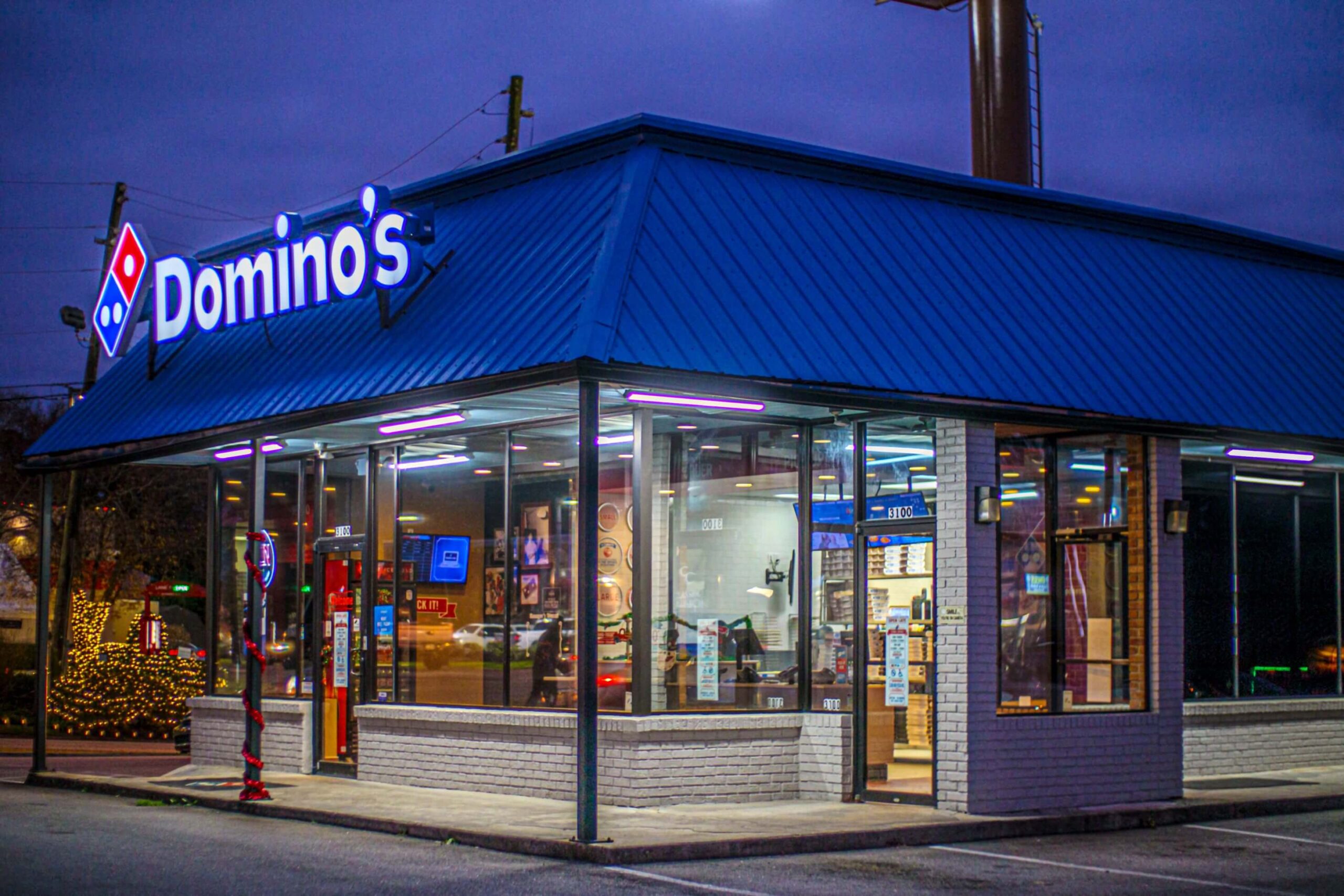 Domino's Pizza (DPZ) Stock Plunges 5% on Disappointing Q1 Performance ...